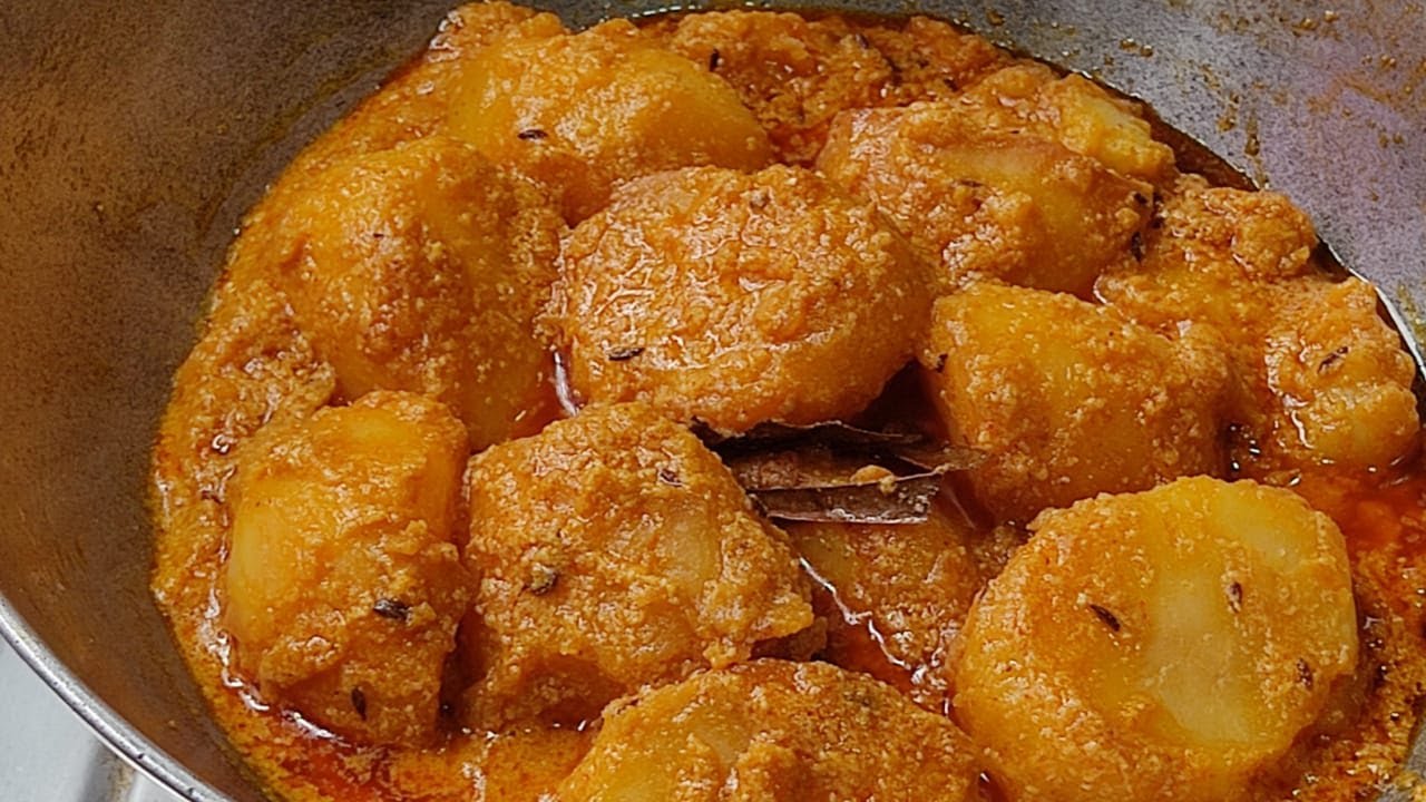 নিরামিষ আলুর দম। veg Alurdam. - YouTube