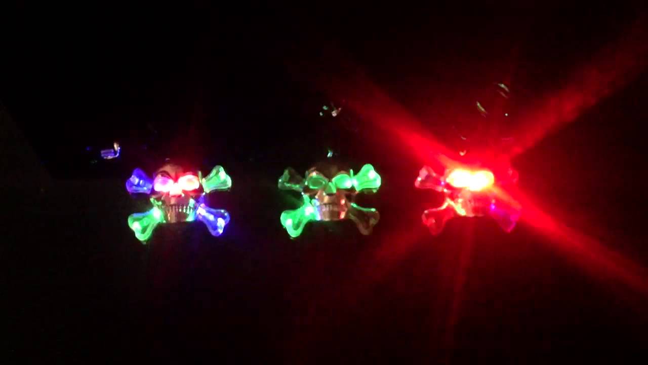 Led flashing skull necklaces - YouTube