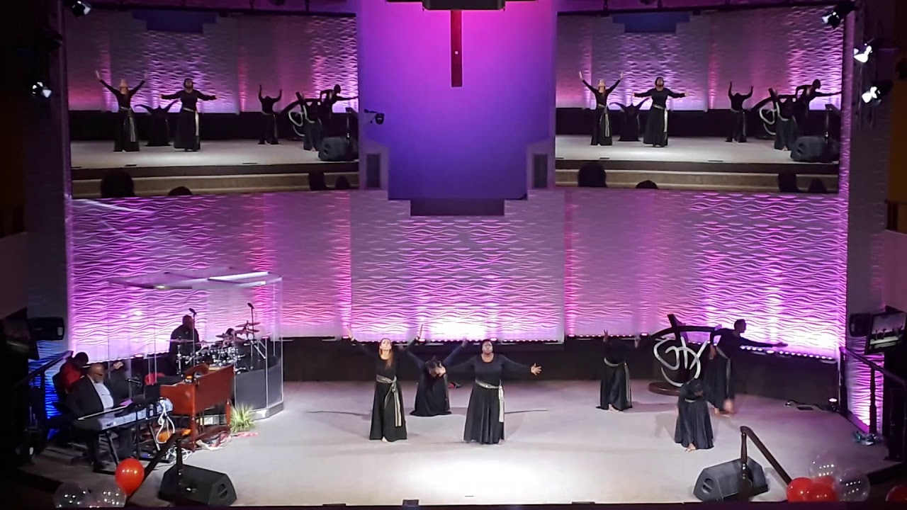 GLORY TO THE LAMB - GEOFFREY GOLDEN PRAISE DANCE - YouTube