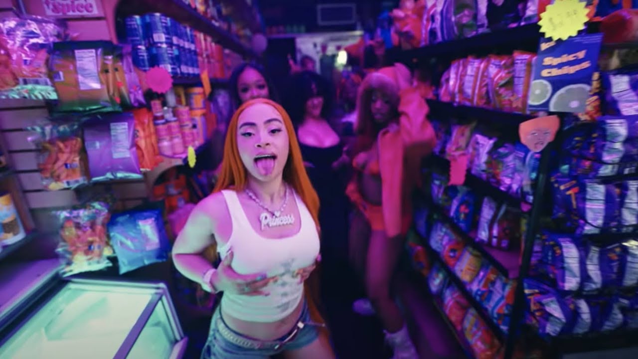 Ice Spice Has 16 Year Old Twerking In Her Music Video - YouTube