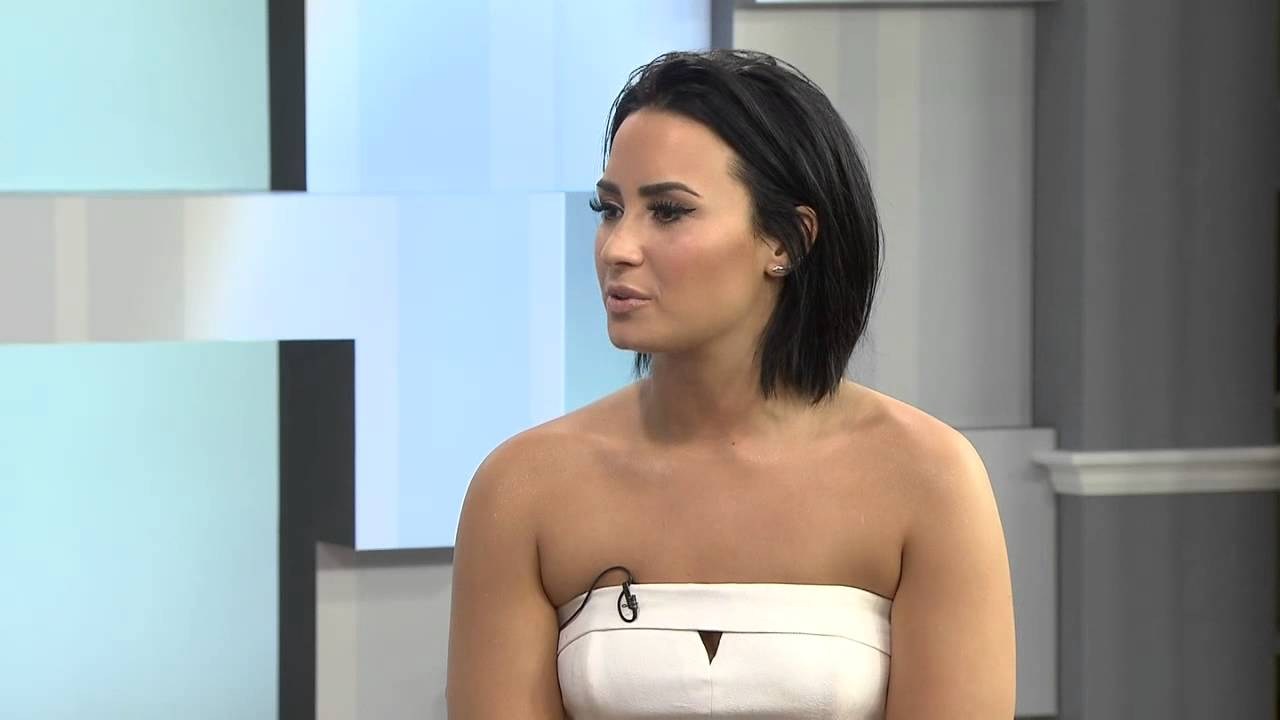 Demi Lovato talks about getting to work with Robert and Michelle ...