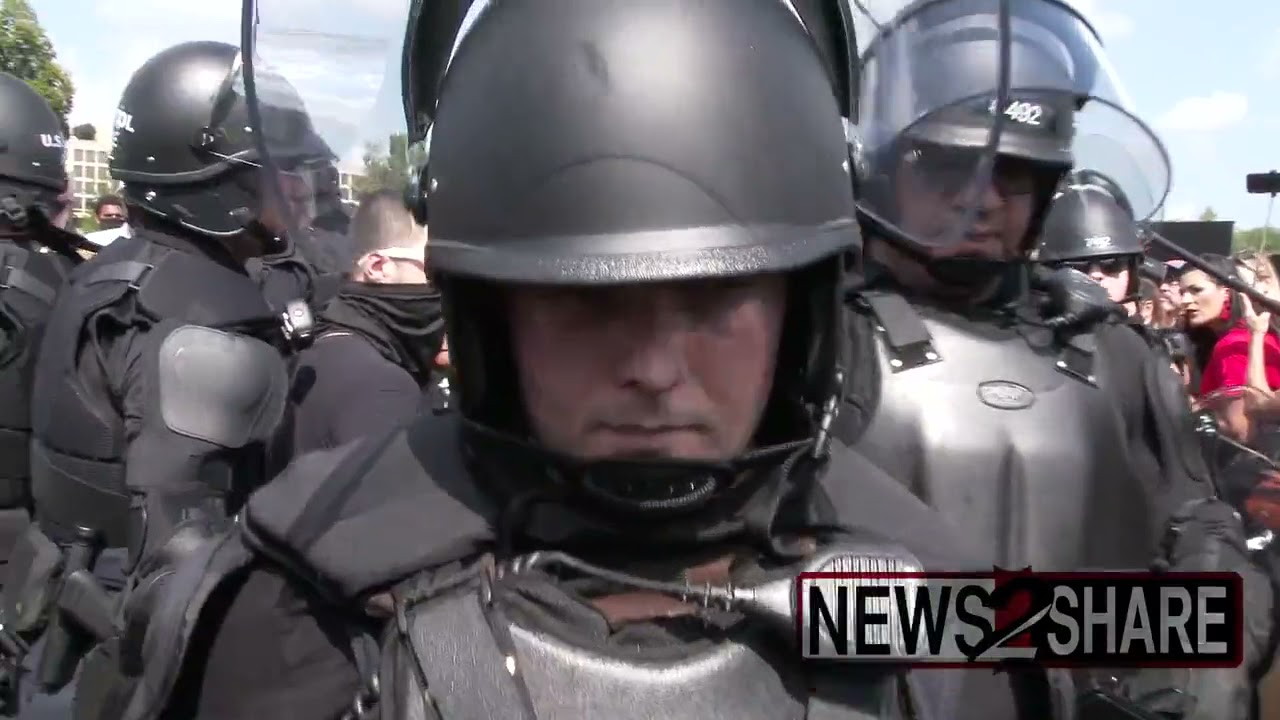 The FBI Arrest undercover FBI Agent at Justice for J6 Rally in US ...