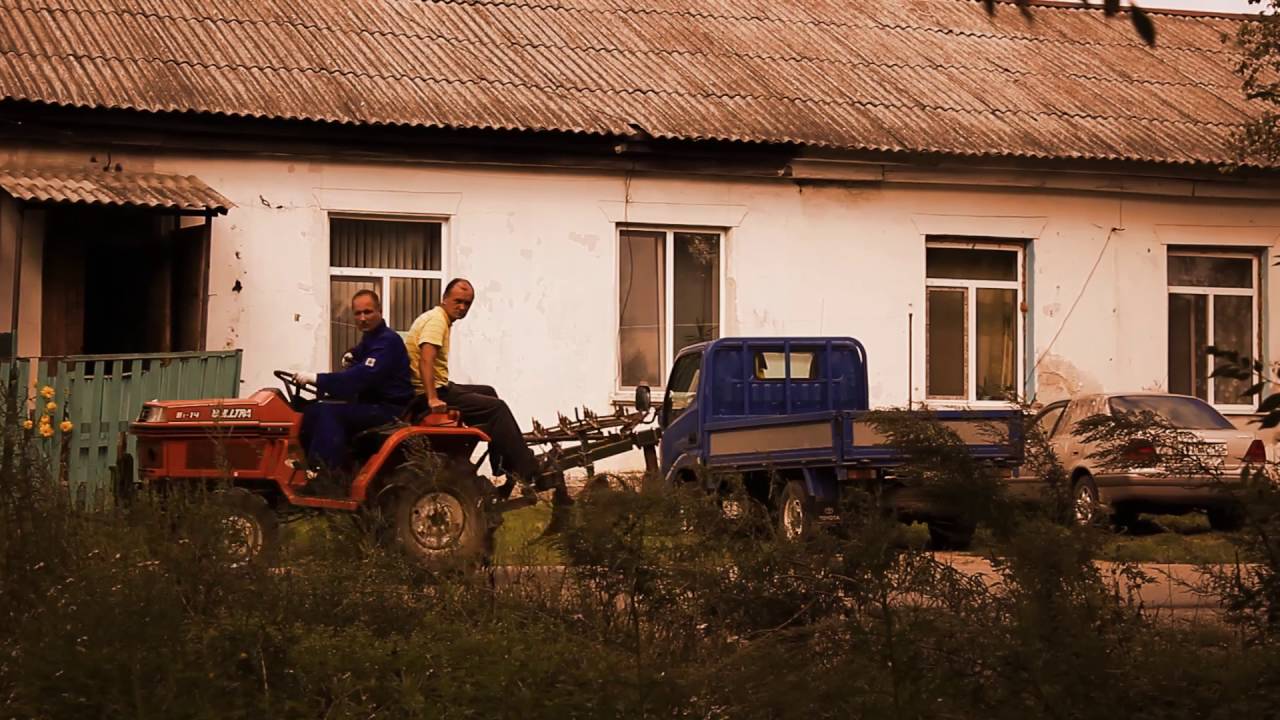 Everyday life in the Russian village - YouTube