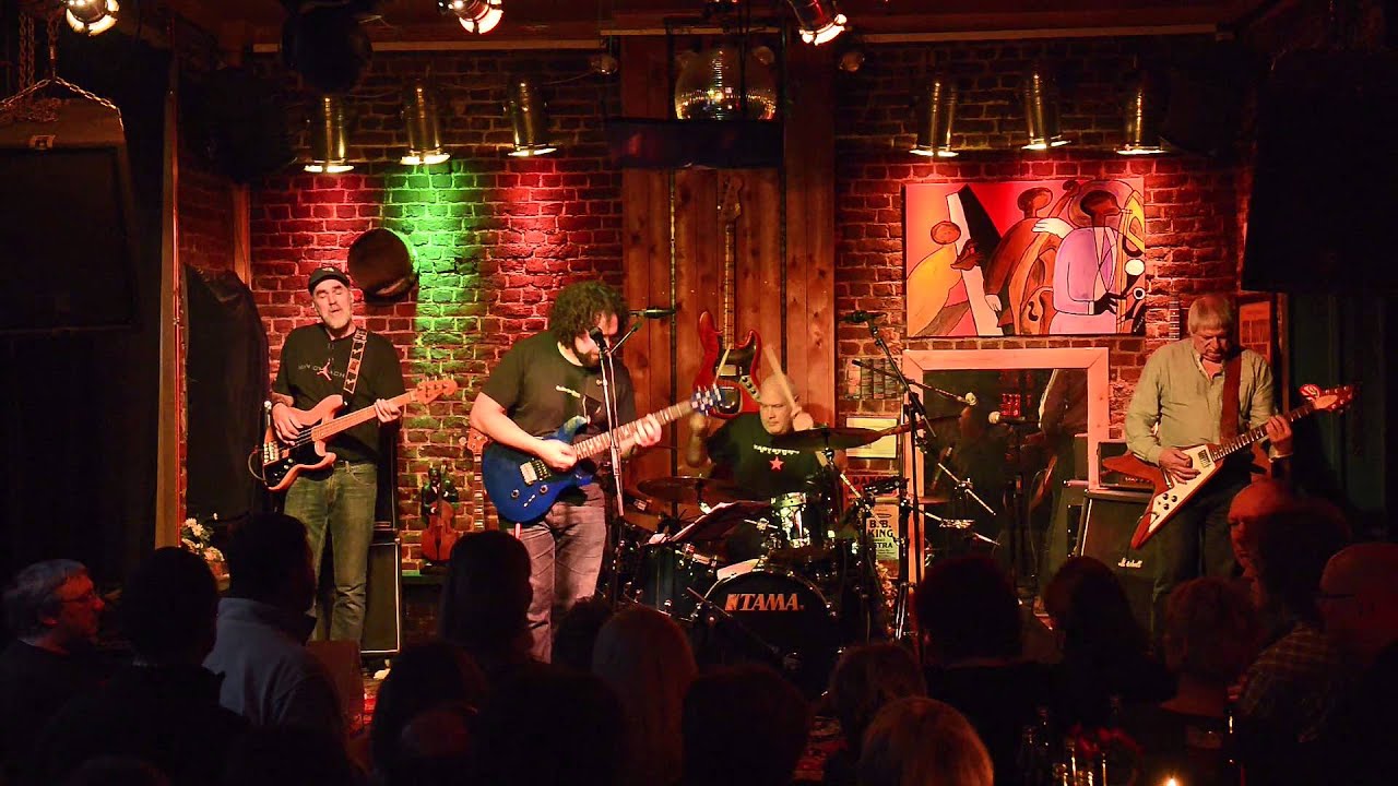 Buddy Sullivan Band live at boogiewoogie be 5 - YouTube