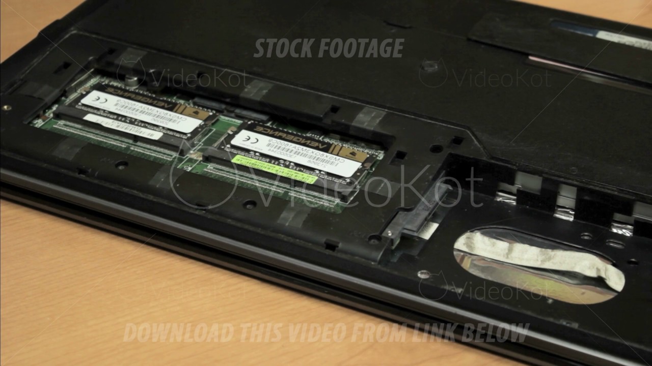 Installing RAM in a laptop - YouTube