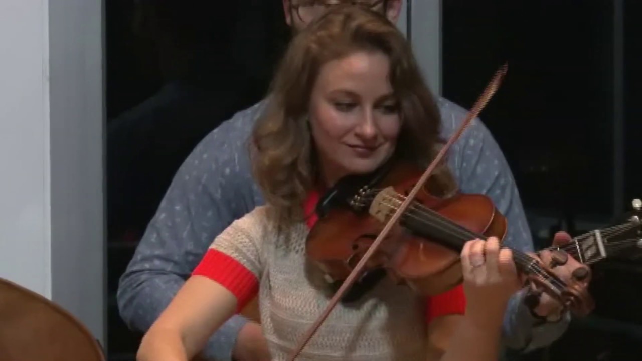 The Quebe Sisters - Medley of Fiddle Tunes - YouTube