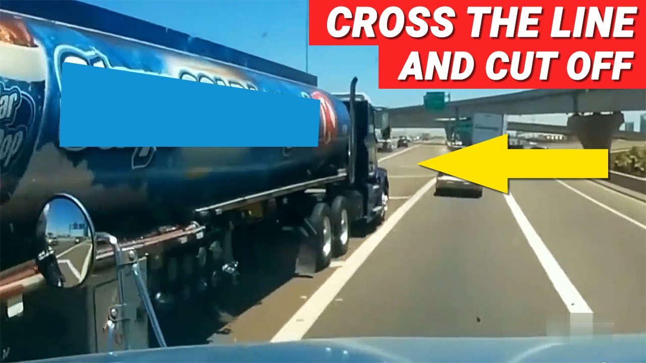 TRUCK CRASHES 😨 // #8 Semi Truck Wrecks, Accidents & Fails - YouTube