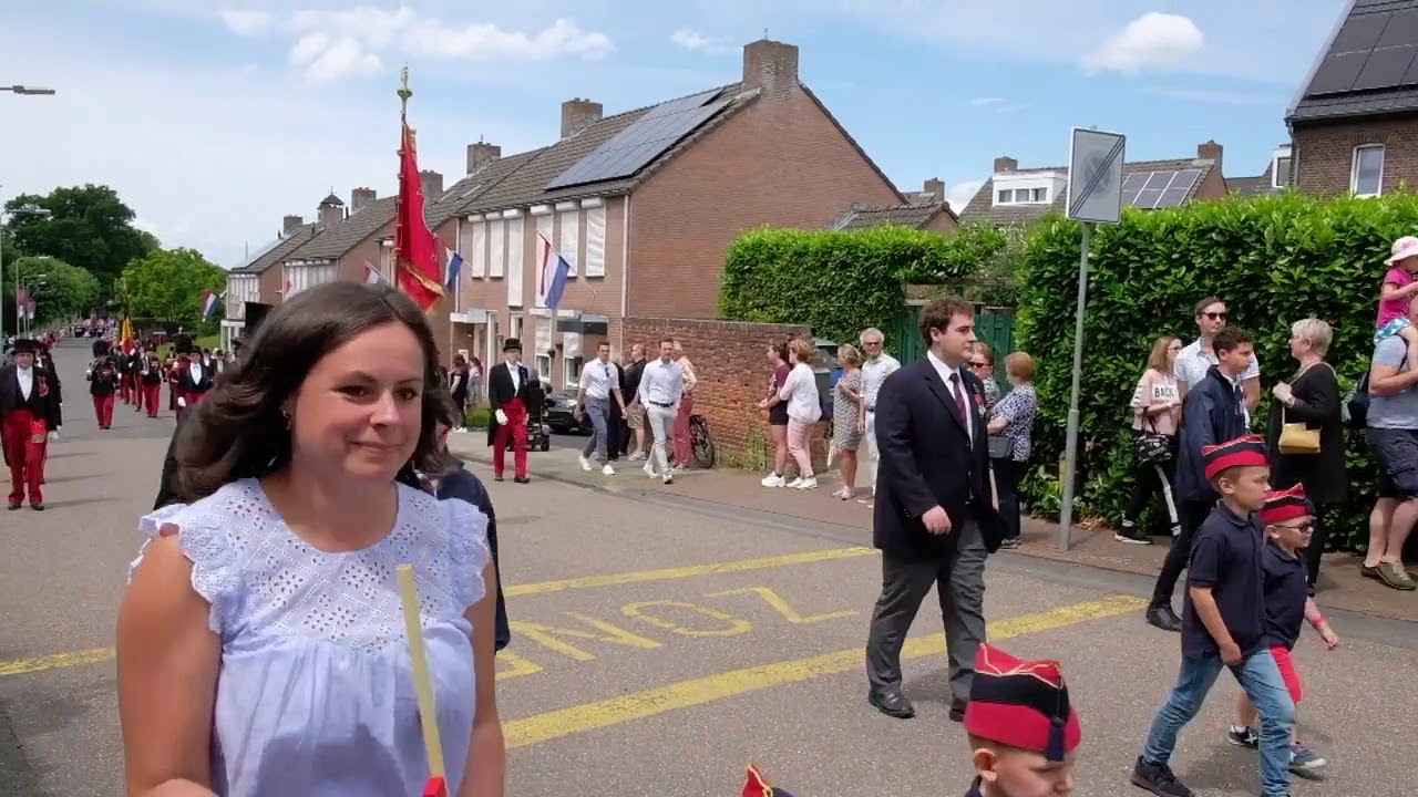 Schutterij Gronsveld 400 jaar parade - YouTube