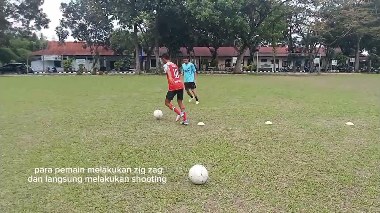 5 variasi melakukan shooting dalam sepak bola - YouTube