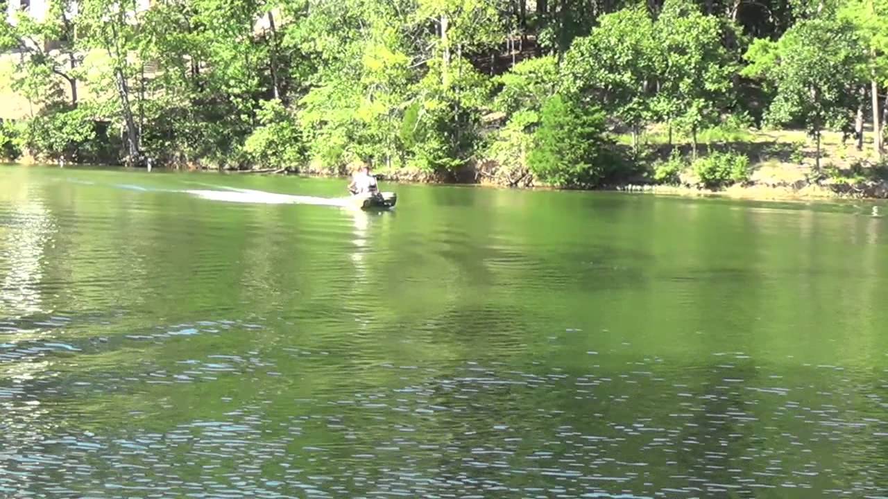 Basshunter 2 Man boat with Beaver Dam Mud Runner mud motor - YouTube