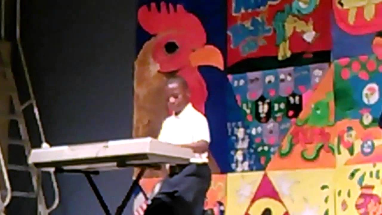 Derrick Booker Jr playing Lucy & Linus - YouTube