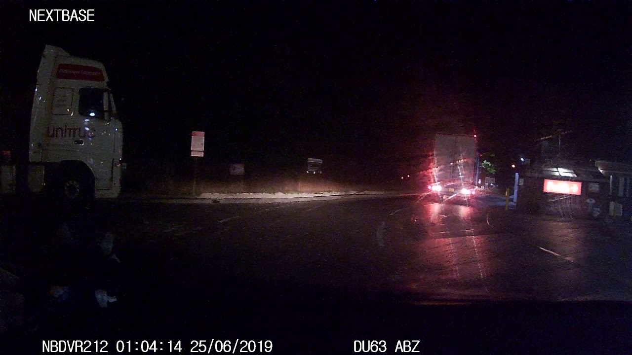 Bad Driving Not Sure What This Lorry Was Doing - YouTube