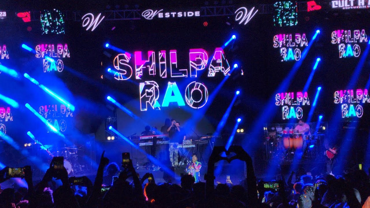 Shilpa Rao - Professional Bollywood Singer - Live Concert heart ...