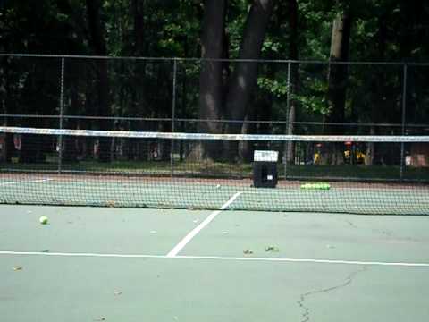 Tennis Tutor Plus random oscillation with top spin shot presentation ...
