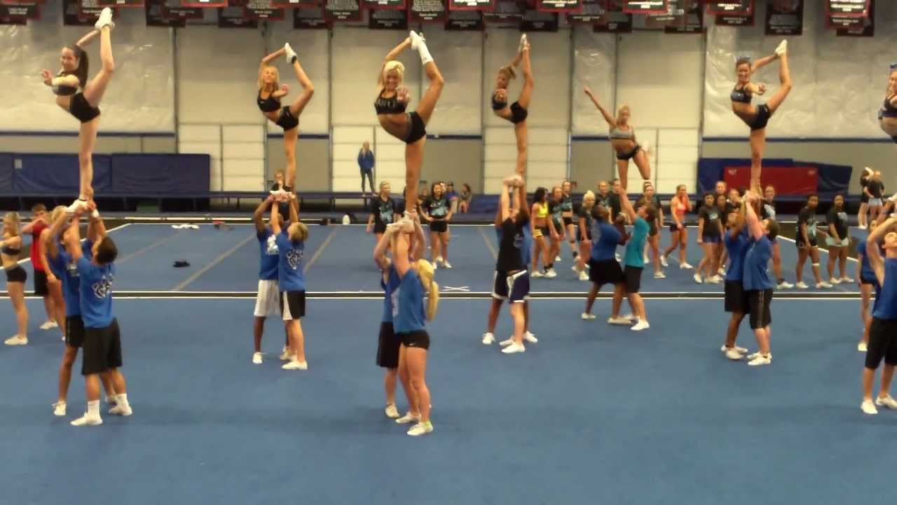 Dollamur Flexi-Connect cheer mat! - YouTube