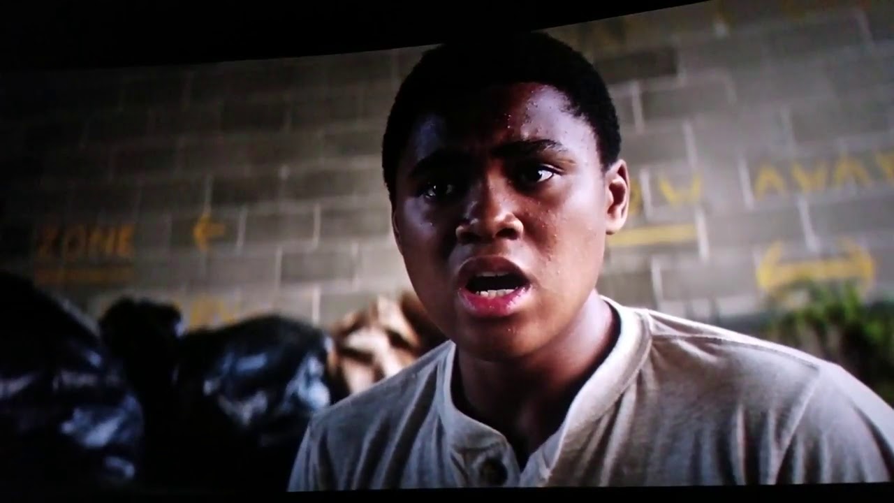 "IT" 2017 Meat Locker Scene - YouTube
