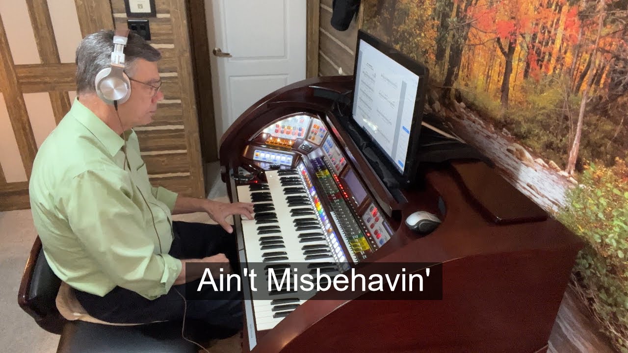 Gary "Papa" King plays "Ain't Misbehavin'" (1929) with lyrics - YouTube