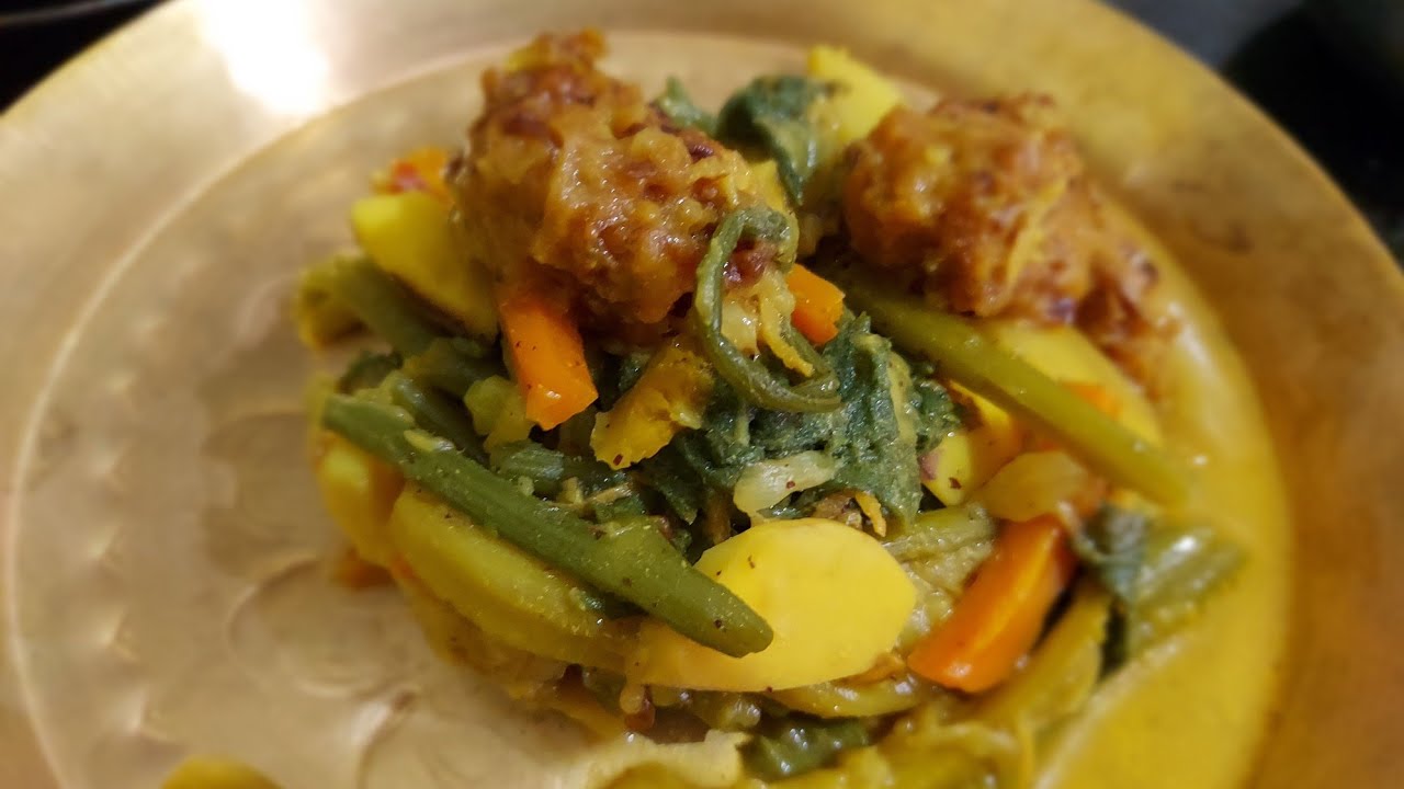 misti kumro data chorchori | kumro patar recipe | pumpkin leaves recipe ...