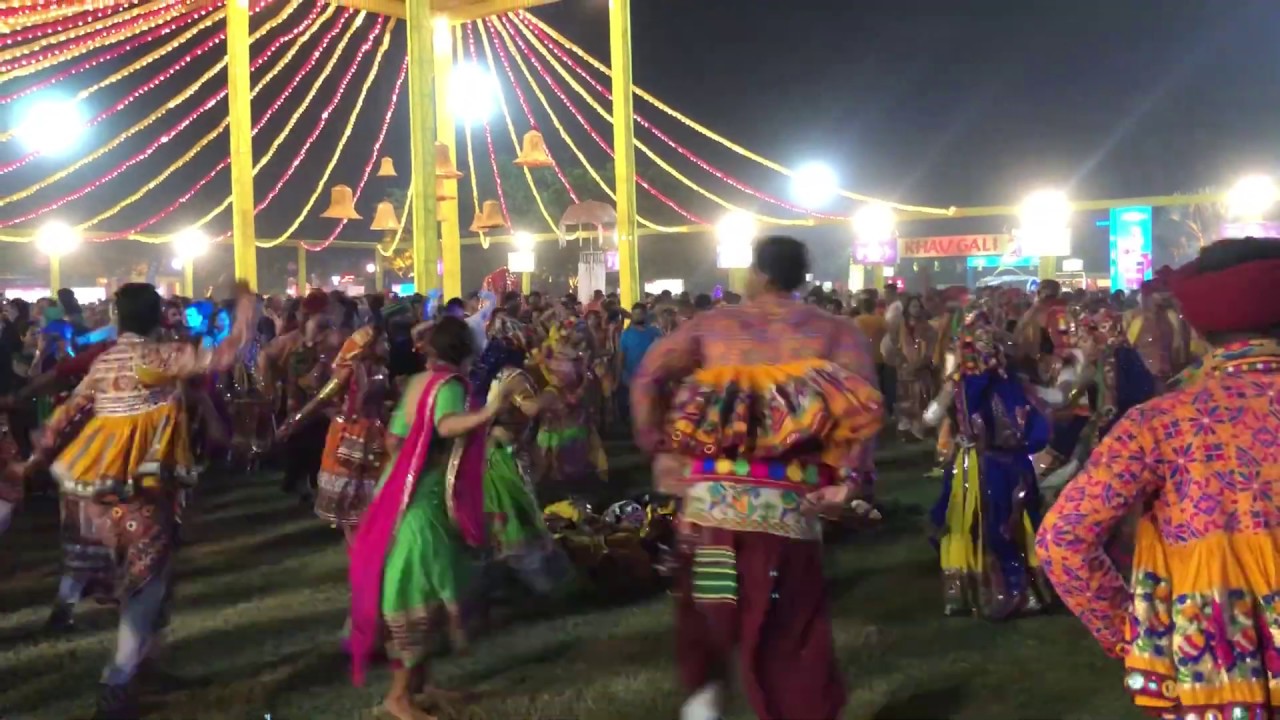 sahiyar garba class ahmedabad 2018 @prasangam farm, mirchi rock n dhol ...