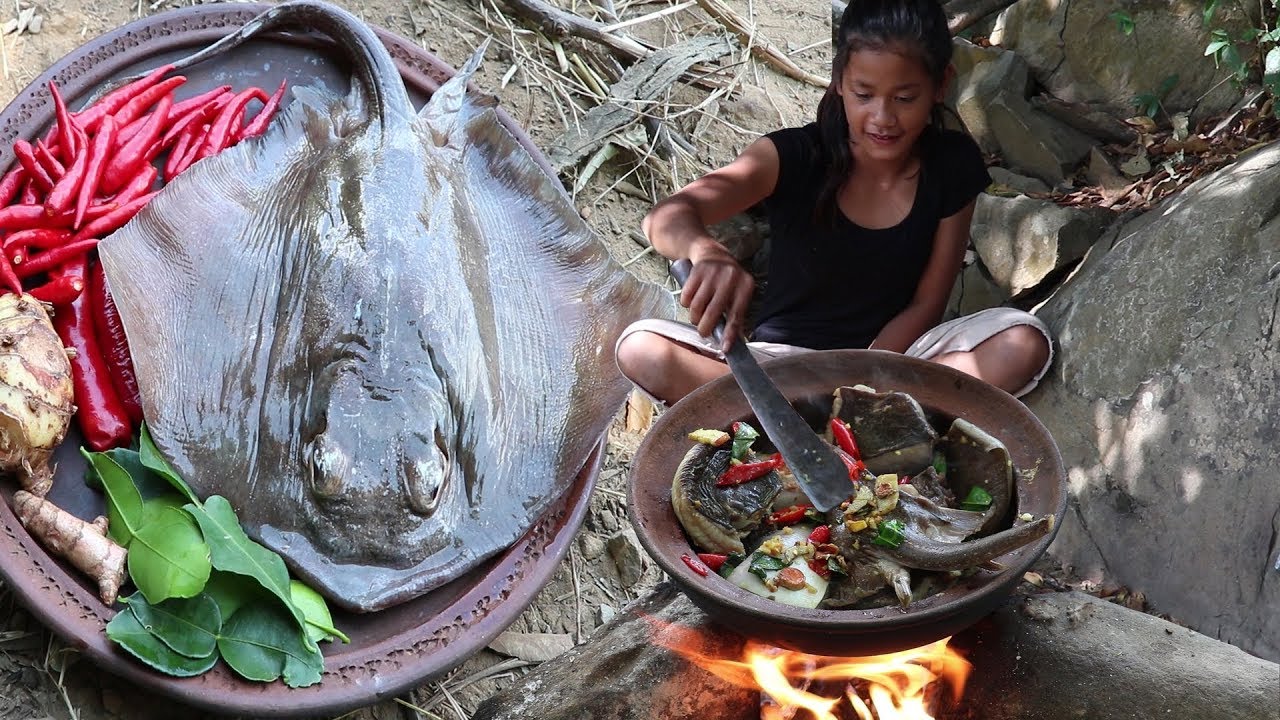Cooking Stingray with Peppers for Food forest - Yummy Stingray for Food ...