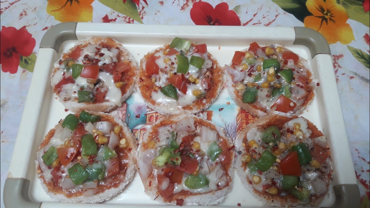 How to make a Mini Bread Pizza - YouTube
