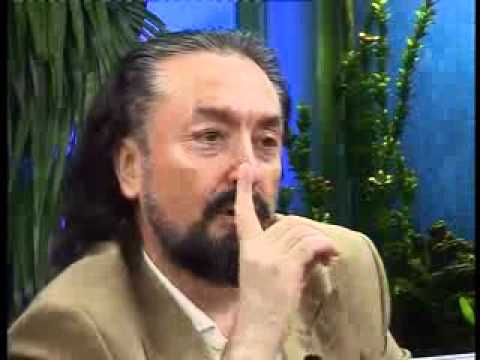 Münafıklar,Allah'ı anar gibi görünür ancak kendi aralarında Allah'ı asla zikretmezler.