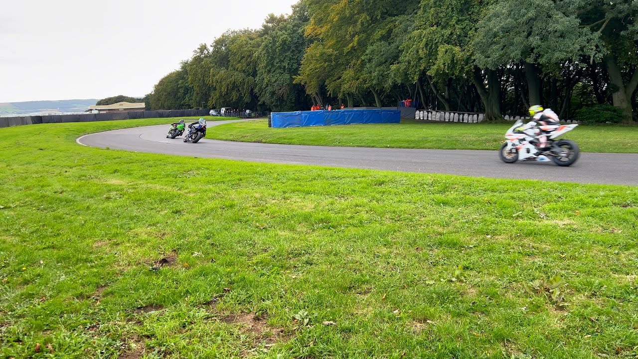 Olivers Mount, Steve Henshaw Gold Cup 2023, Gold Cup Race 21 - YouTube