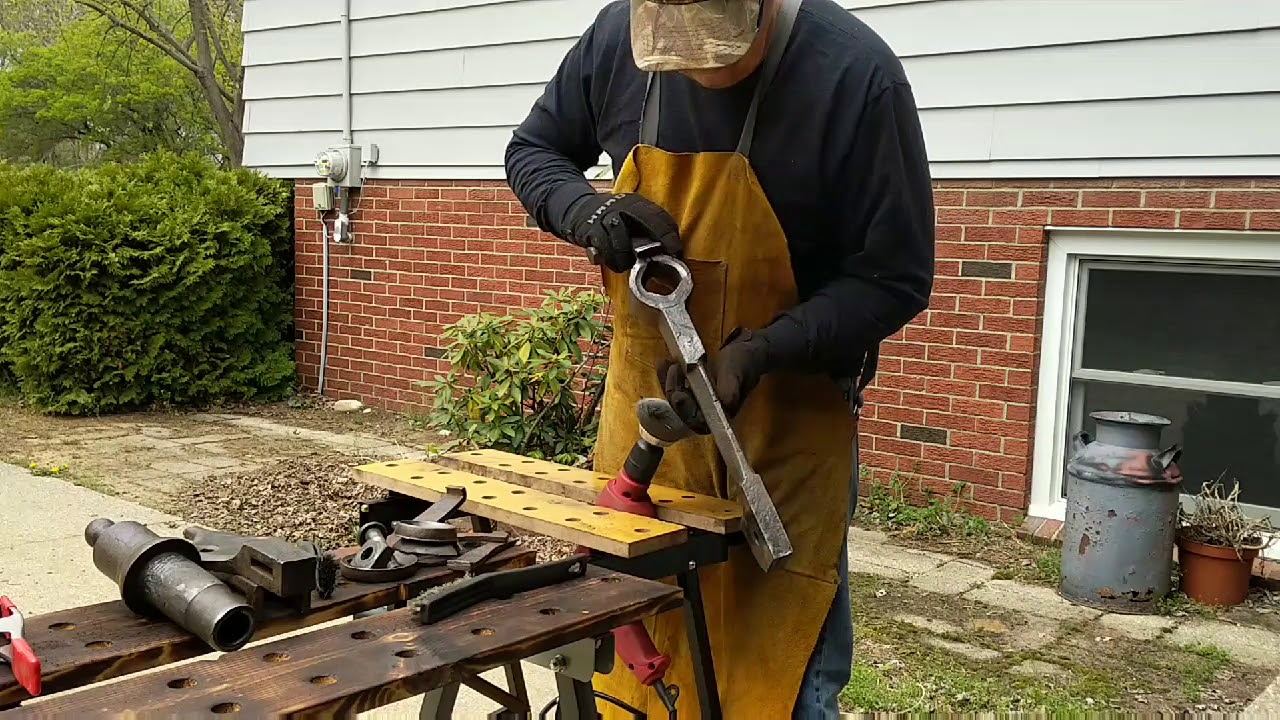 Blacksmith Vise - the Cleanup and Assembly - YouTube