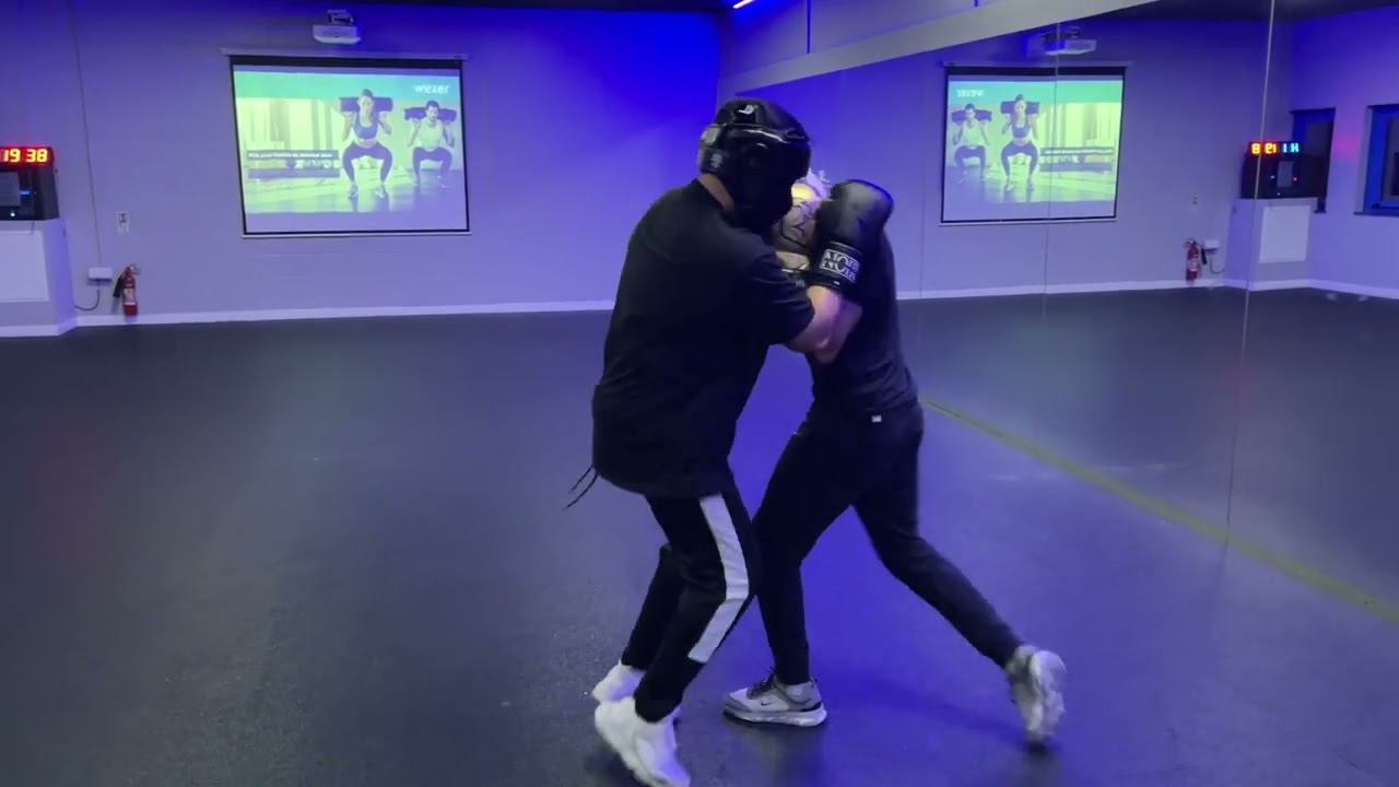 Salt Papi vs Elite Boxer (My Coach)!! Before Halal Ham Fight! - YouTube