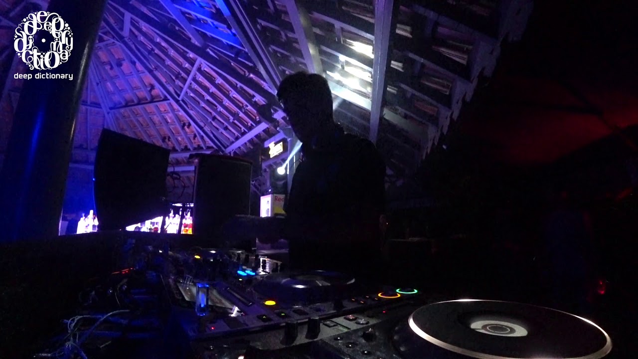 Marcelo Vasami live at The Blue Bar // Deep Dictionary - YouTube