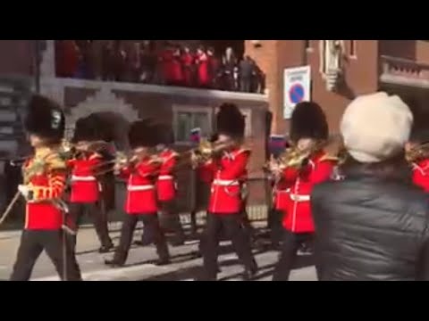 Band of the Irish Guards - 450 Years of Harrow - YouTube