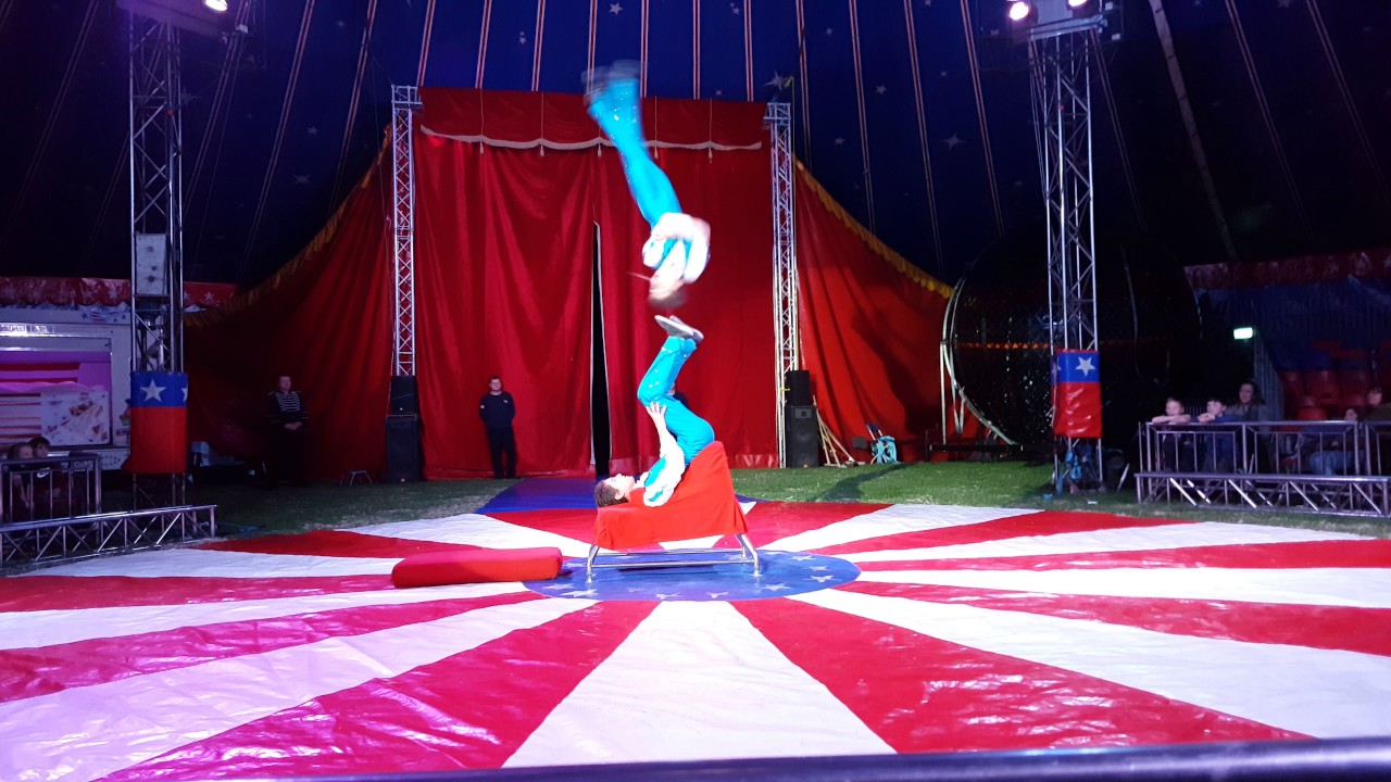 Dias Brothers Uncle Sams American Circus 2017 - YouTube