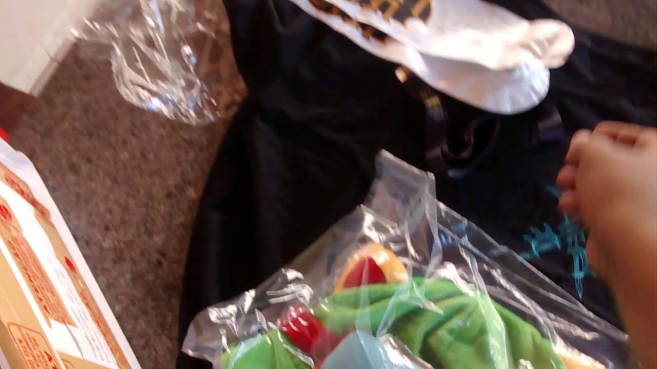 Unboxing Riot Box - YouTube