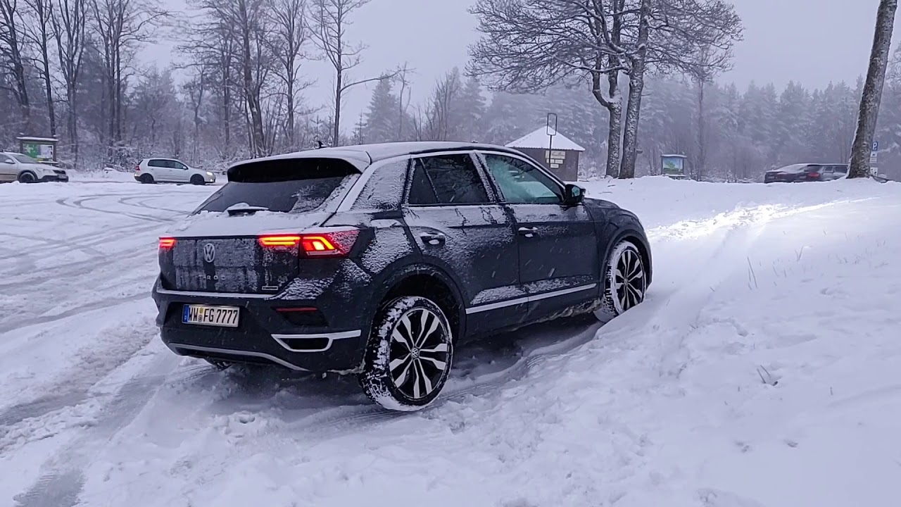VW T-Roc 4motion 2,0 (model 2016) Test /Zăpadă - YouTube