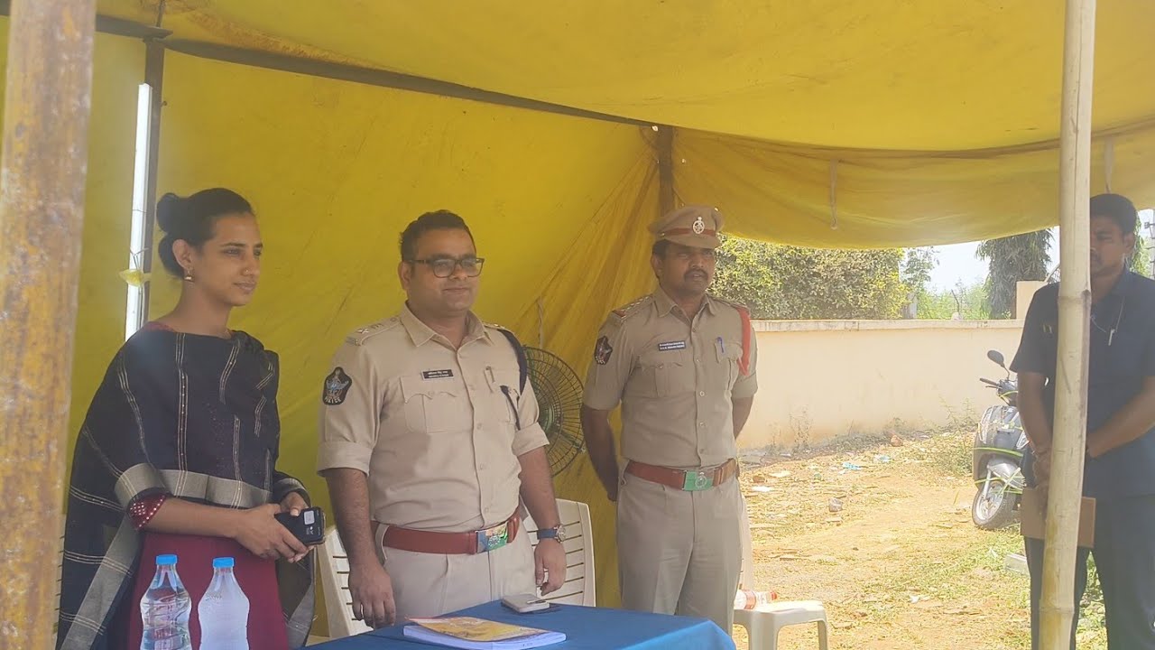 చెక్ పోస్టులలో తనిఖీలు ముమ్మరం చేసిన పోలీసులు DCP Adhiraj Singh Rana ...