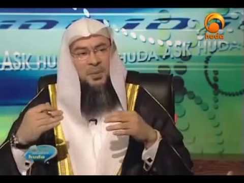 Dress Code in front of mahram Men - Sheikh Assim Al Hakeem - YouTube