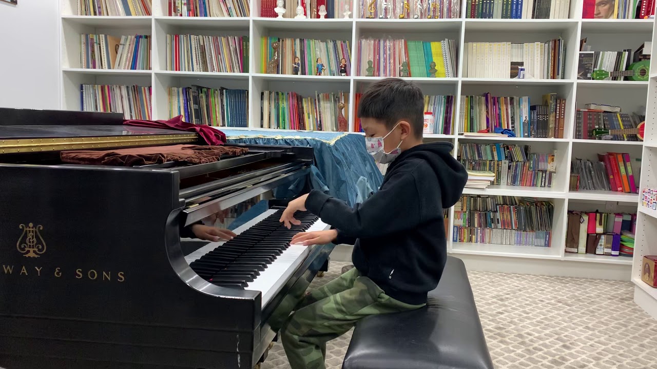 Jayden Chen 6 Y plays The Skater - YouTube