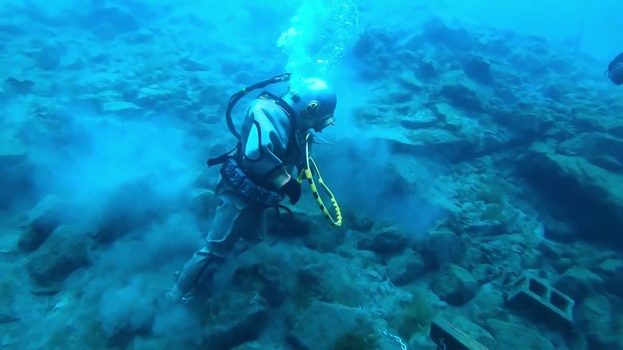 Hard Hat diving at White Star Quarry 12_15_18 - YouTube