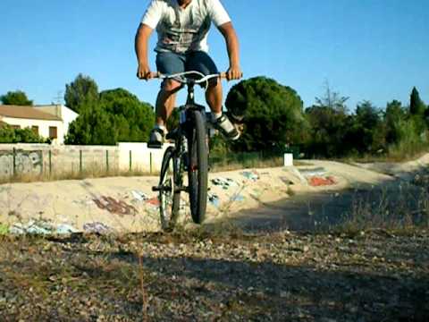 MTB No foot can-can - YouTube