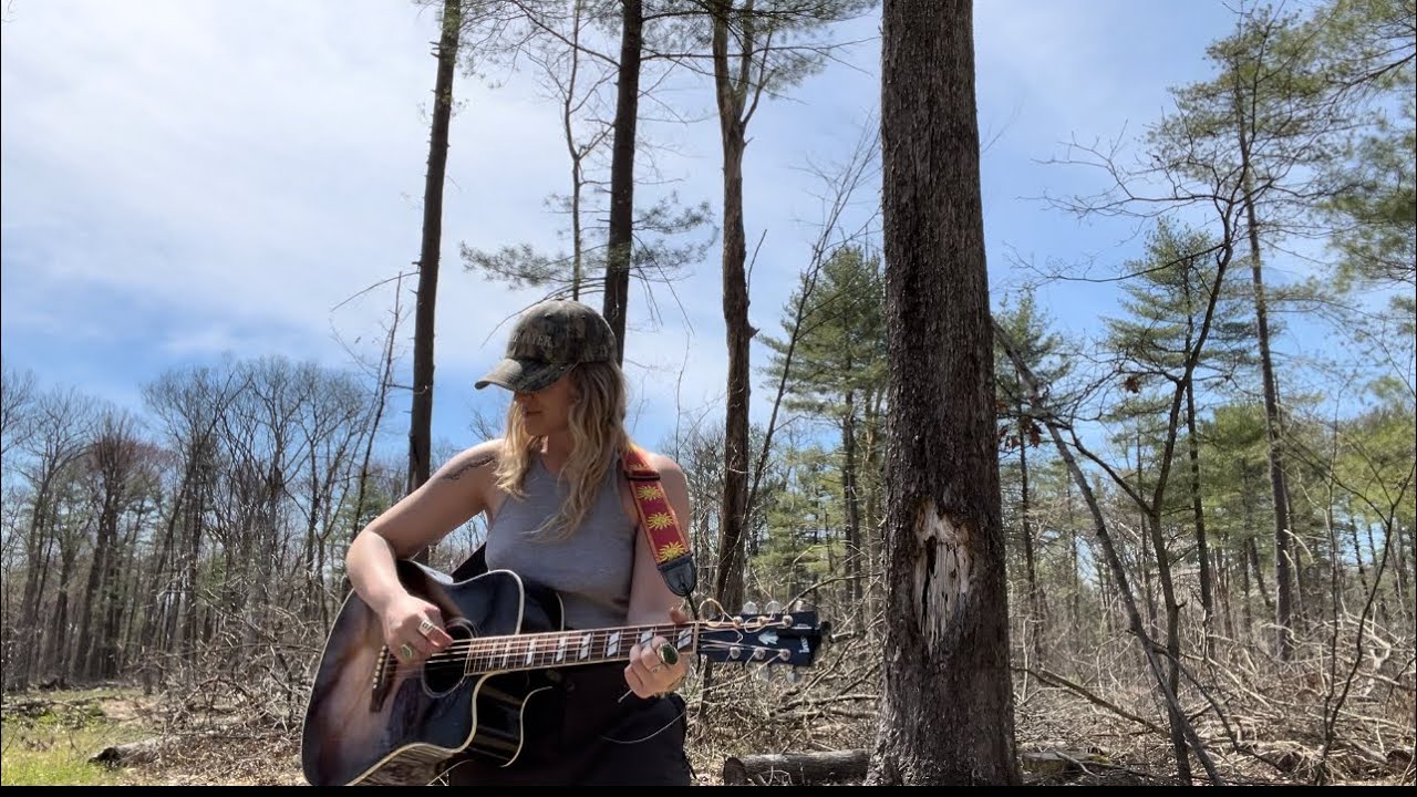 Smell Like Smoke-Lainey Wilson cover - YouTube
