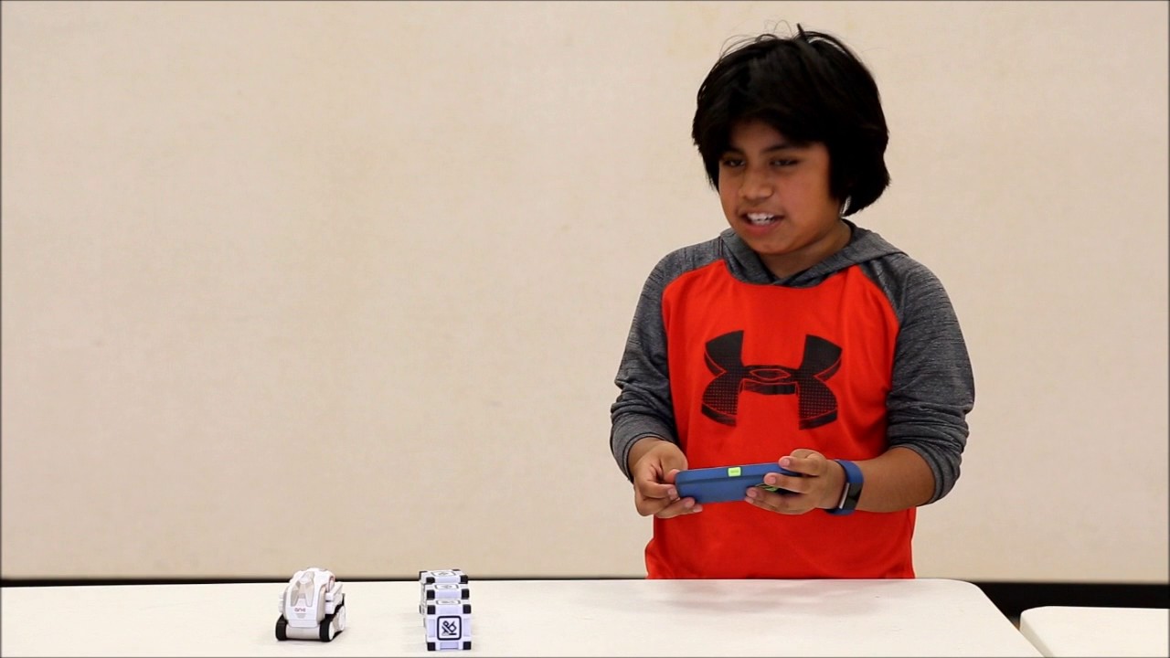 How to Train Cosmo the Robot - YouTube