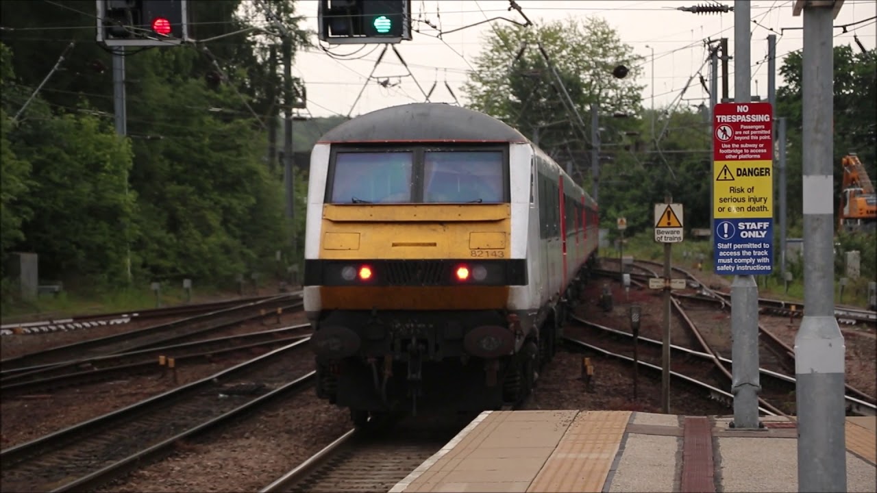 Greater Anglia Class 90s, entering the final lap - YouTube