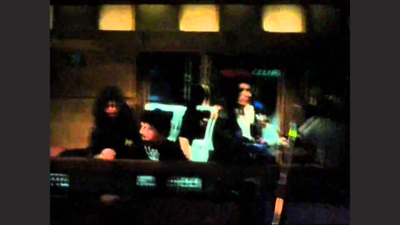 Steven Tyler throws up the SHOCKER - YouTube