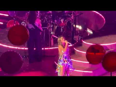 What Dreams Are Made Of [Hilary Duff Live in Madison Square Garden, New York 8/6/26]