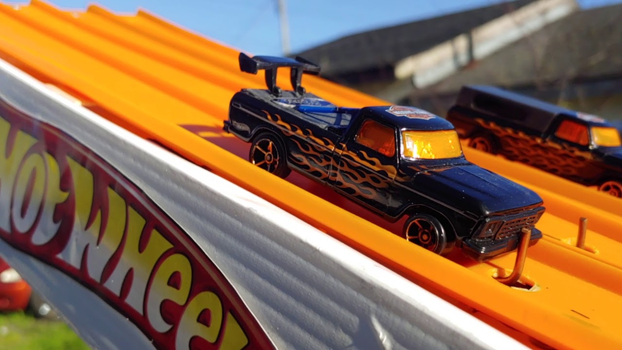 Hot Wheels Sizzler Fat Track Racing; Holiday Testing Session #4 ...