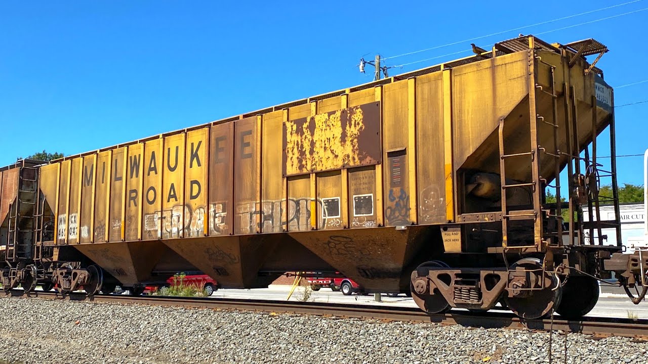 The Milwaukee Road on P98 - YouTube