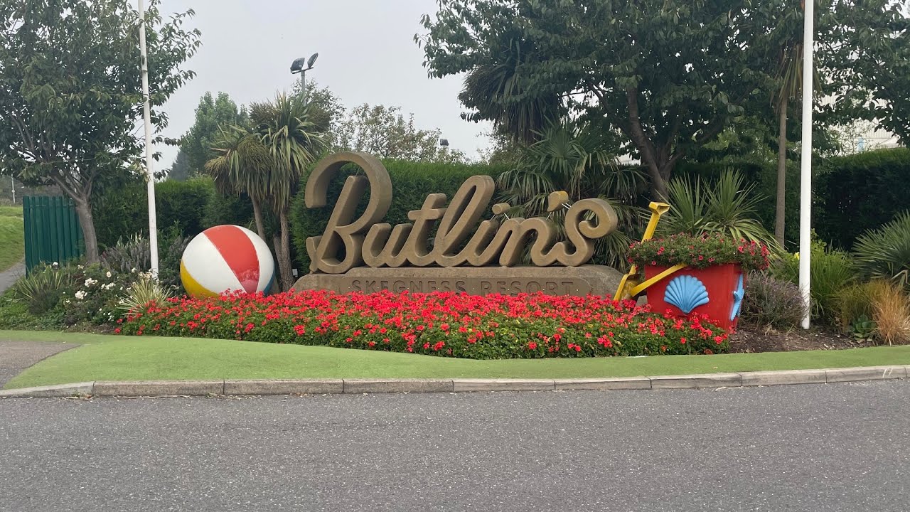 Butlins walk around and fair Skegness - YouTube