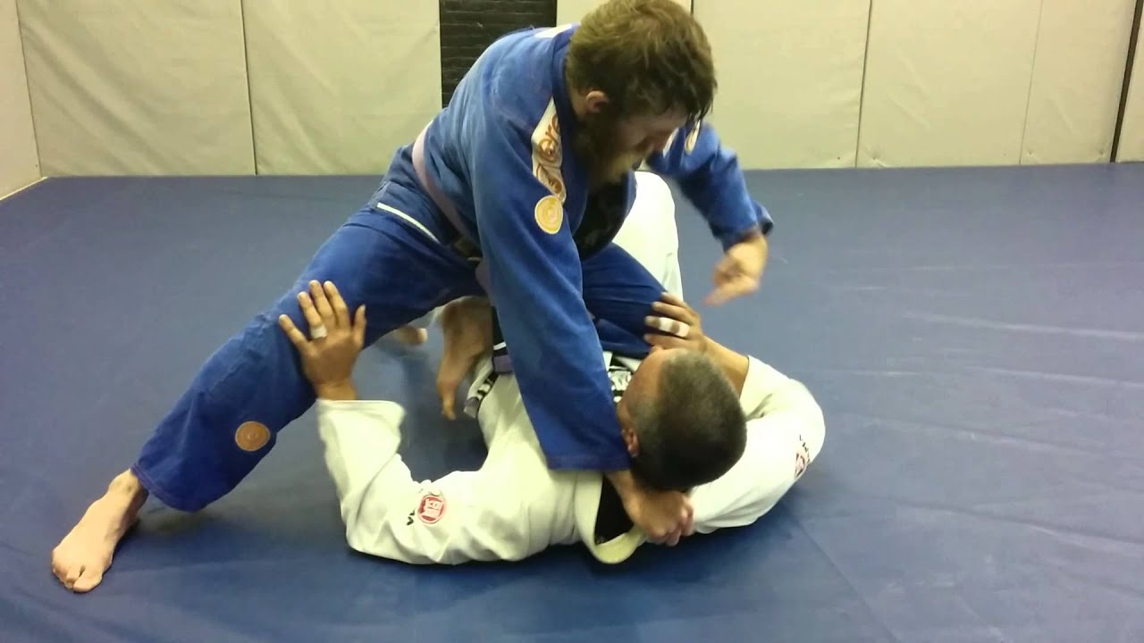 Step-over choke from side control/knee on belly - YouTube