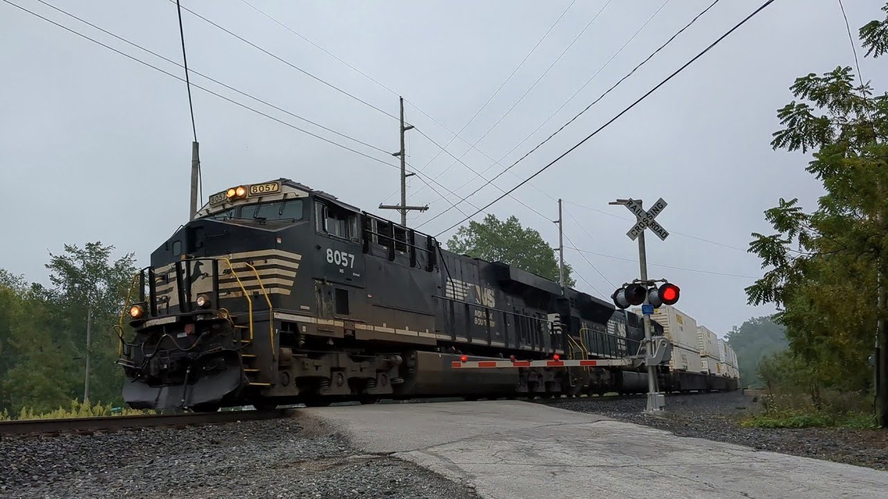 NS ES44AC #8057 (P5 horn) & SD70ACu #7309 lead a WB Intermodal Train ...