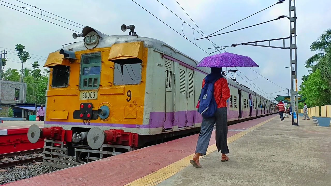 India Bangladesh border bound Sealdah-Gede Emu local Train - YouTube